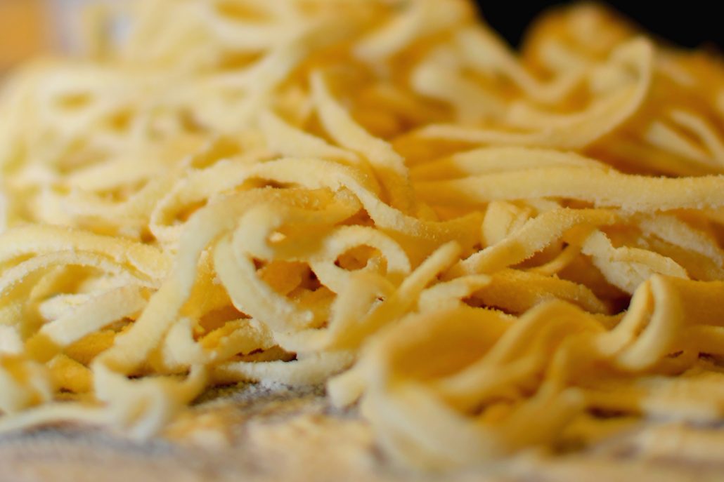fresh-linguine-pasta-1500x1000 - Pasta Rea